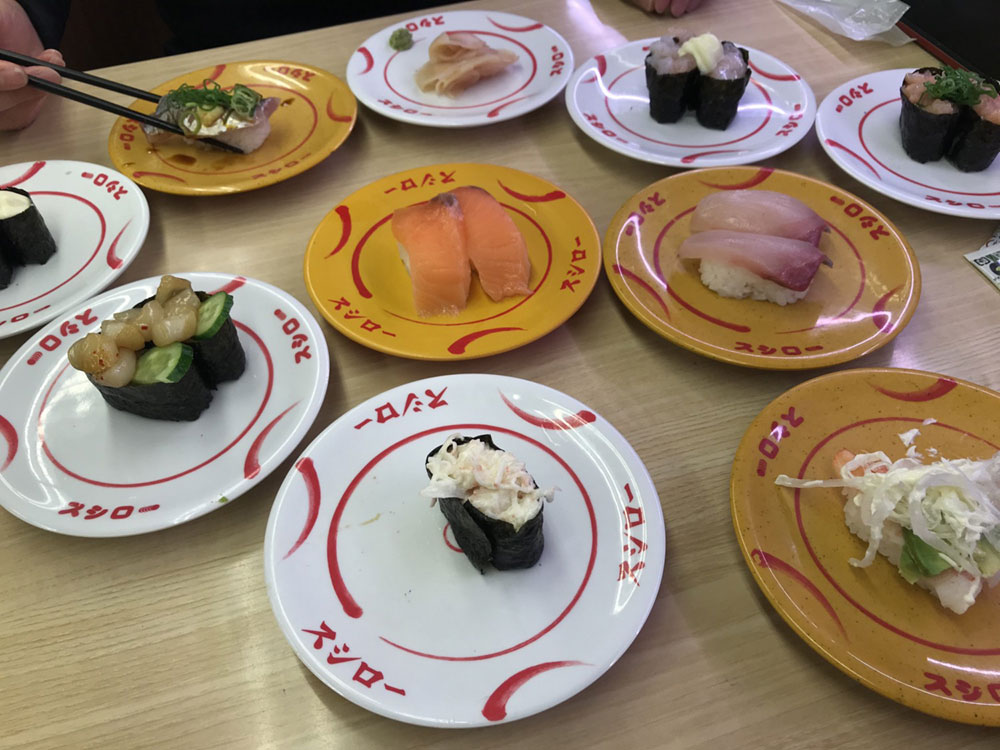 ฟินกับซูชิของแท้ในราคาถูก! ชี้พิกัด 4 ร้านซูชิ 100 เยน ที่ดีที่สุดใน ...